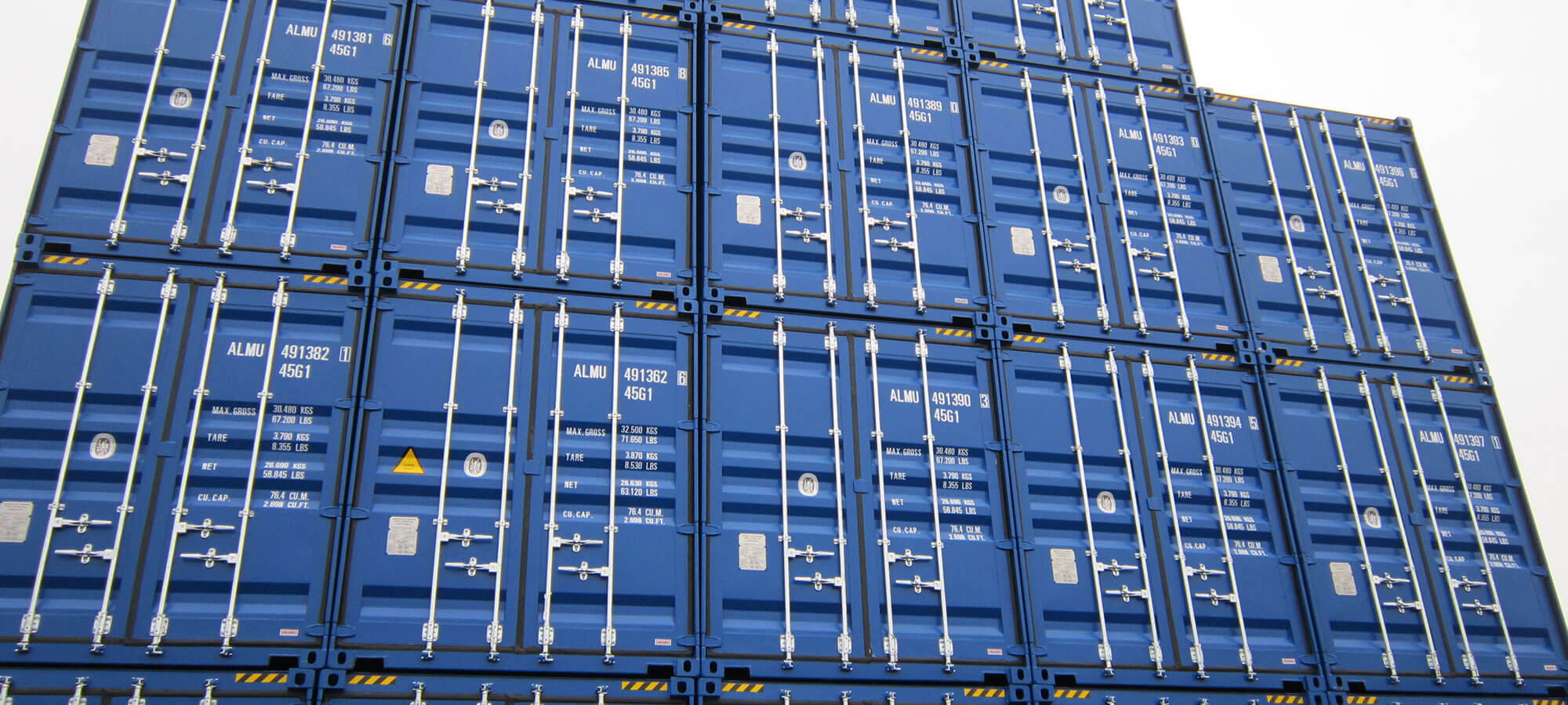 The Benefits of a 40ft Container - ALMAR